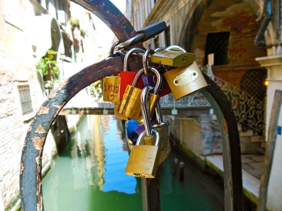 Famous Love Lock Bridges: The Ponte Vecchio – Campus Florence